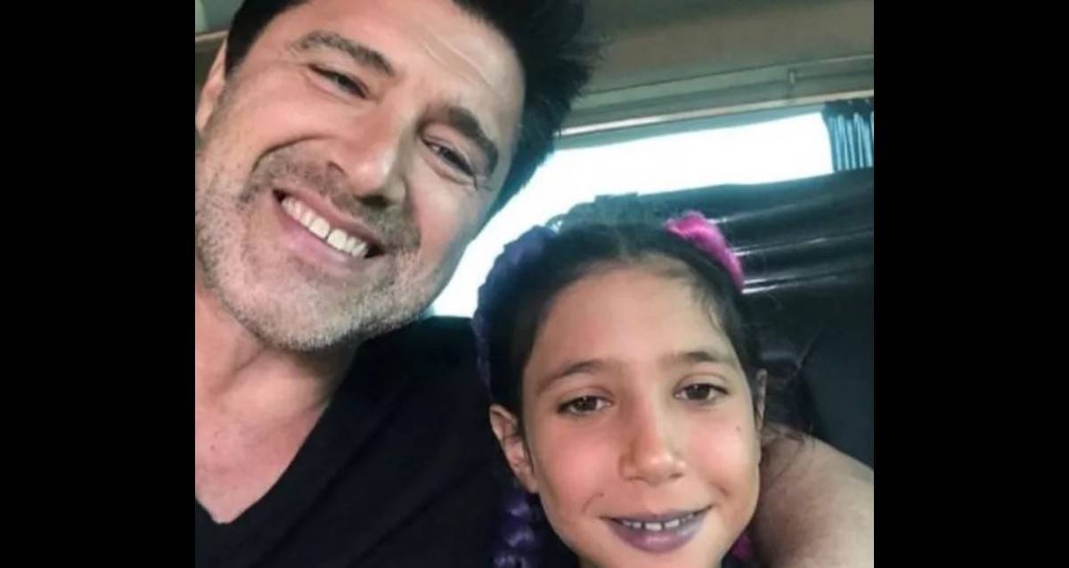 HAKAN URAL MÜKAFATIM DEDİĞİ EŞİNİ VE KIZINI PAYLAŞTI! GÖRENLER HAYRAN KALDI.